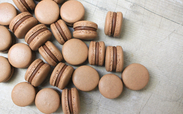 Chocolate – Macarons by Monika