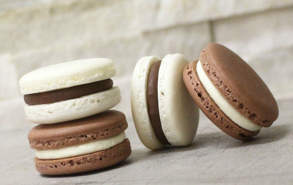 Chocolate – Macarons by Monika